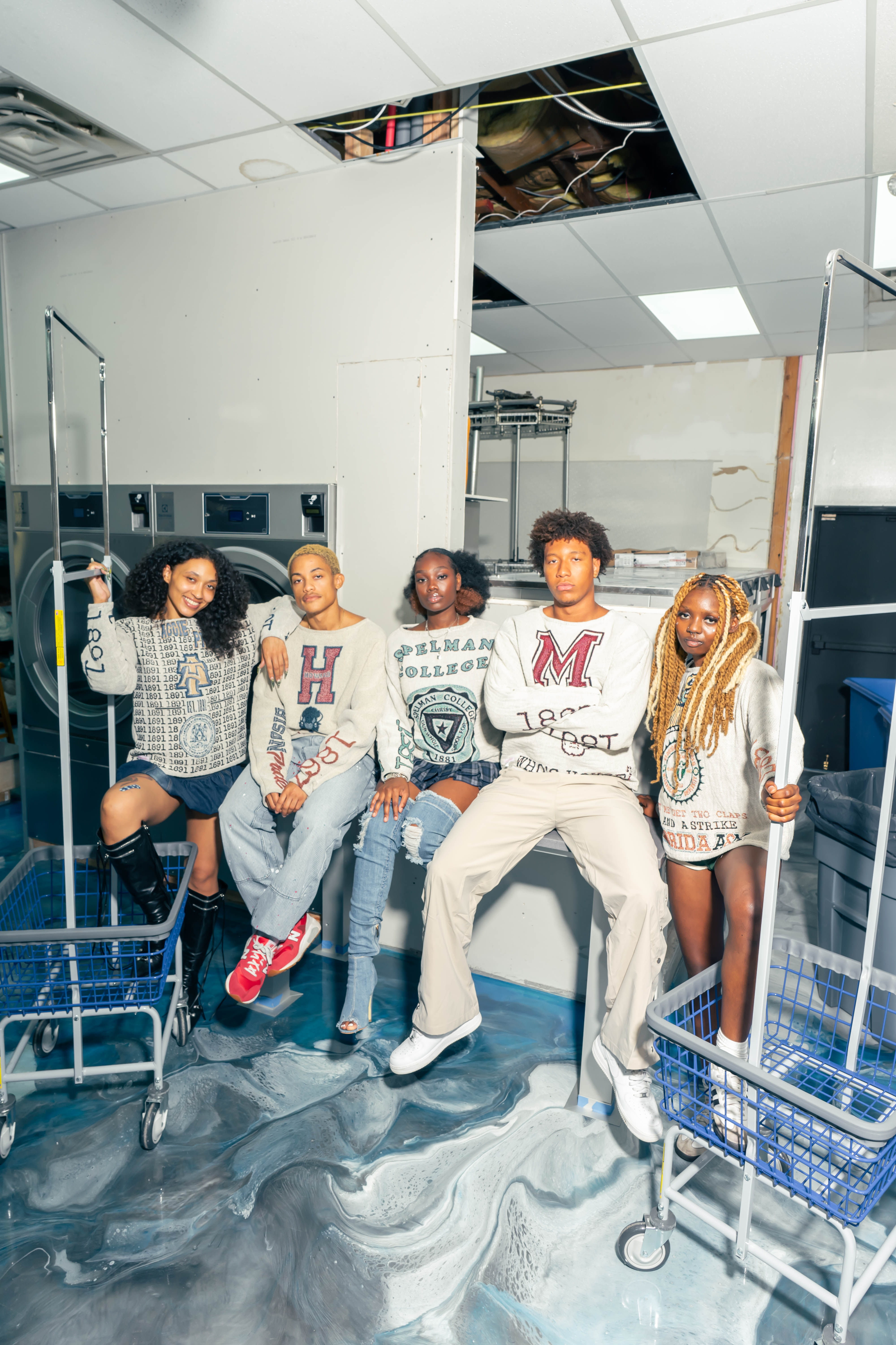 College Apparel – Outlyereffect
